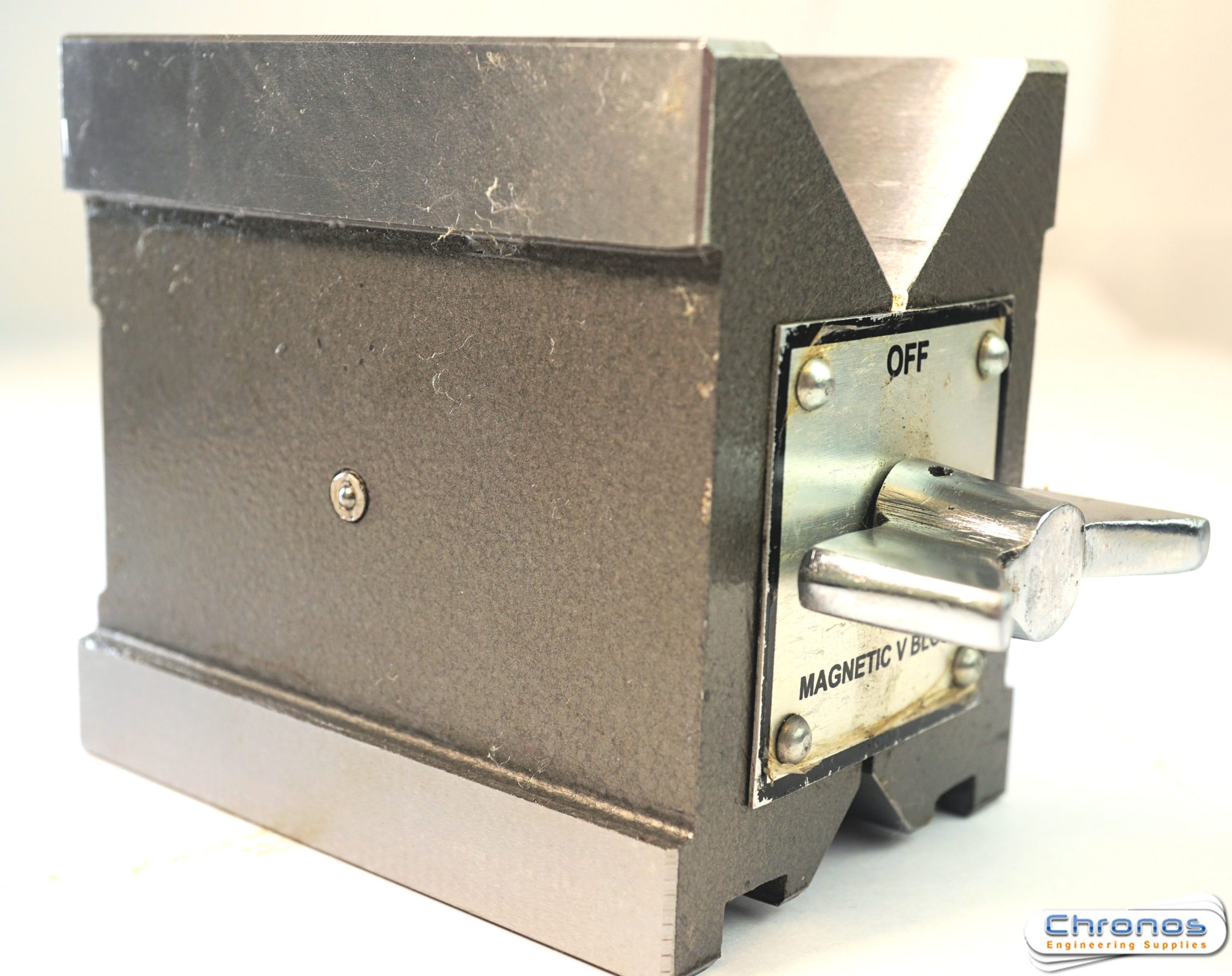 Large Magnetic Vee Block - Chronos Engineering Supplies